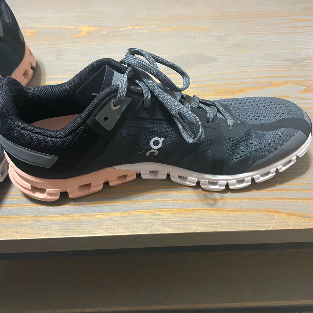 On Cloudflow Like New - Gem